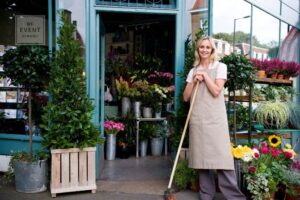 The ULTIMATE Guide on How to Become a Florist - Pointers For Planners